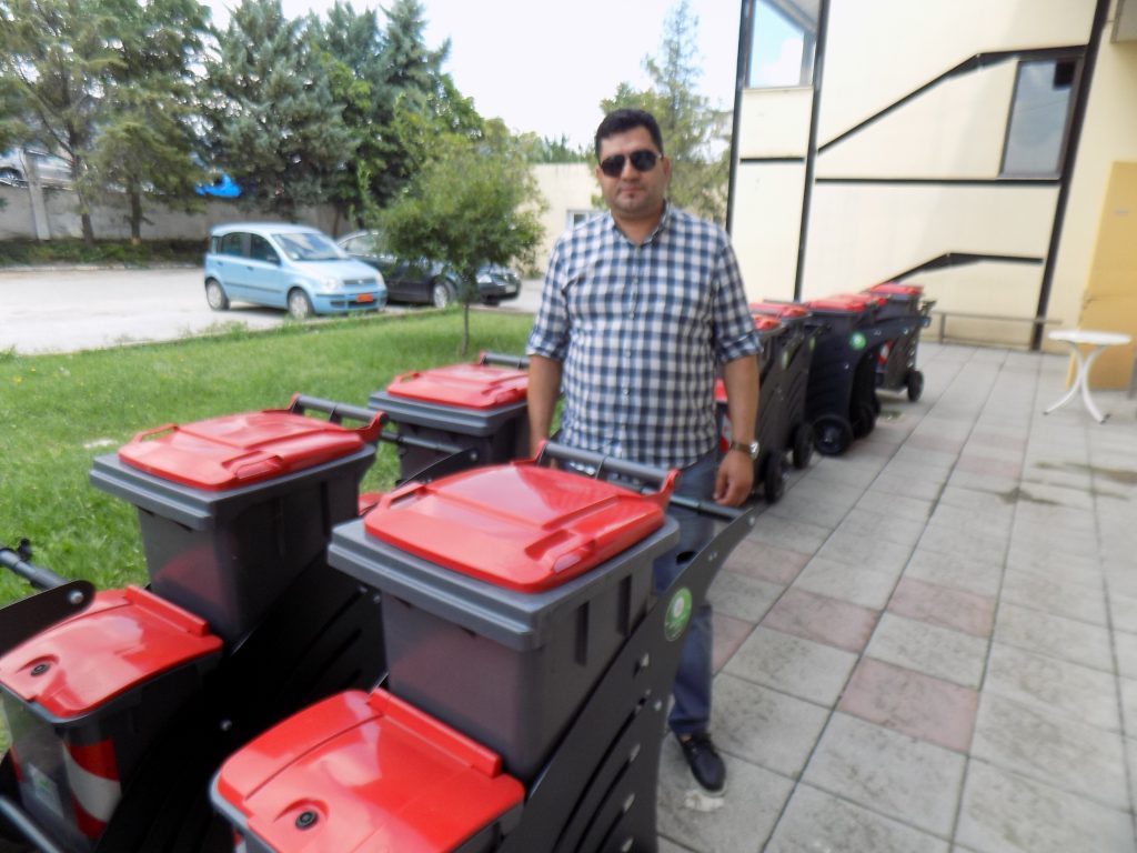20 ΝEΑ ΧΕΙΡΑΜΑΞΙΔΙΑ για την καθαριότητα στους δρόμους της πόλης ...