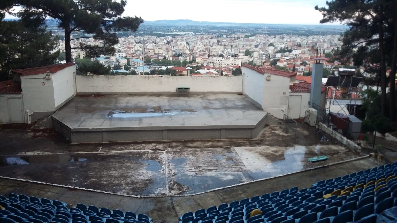 ΔΗΜΟΤΙΚΟ ΘΕΡΙΝΟ ΑΜΦΙΘΕΑΤΡΟ: Η χαμένη κινηματογραφική αίγλη της αστικής ...