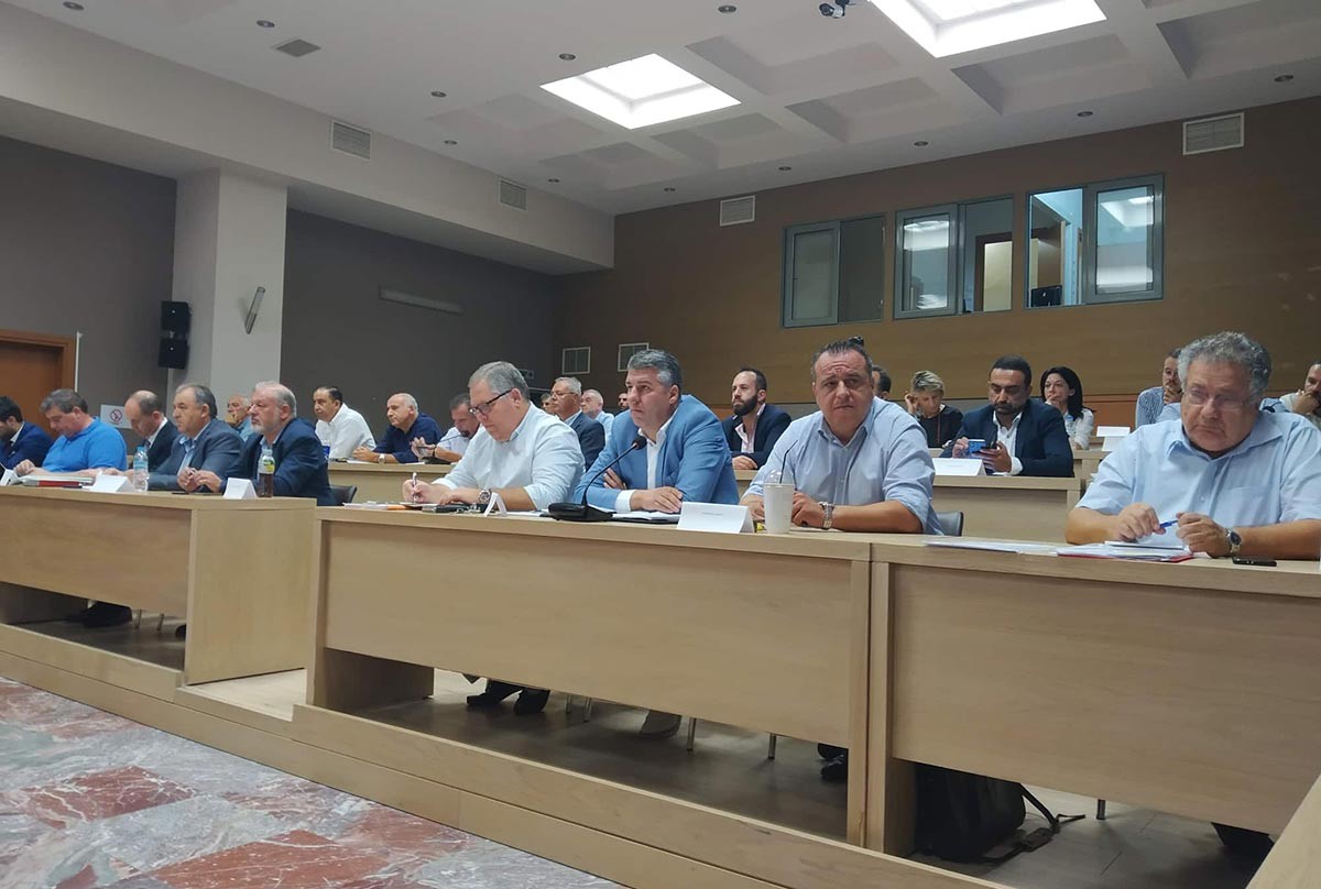 ΠΕΡΙΦΕΡΕΙΑΚΗ ΣΥΝΘΕΣΗ: «Δεν μας φταίνε οι υπουργοί για τα κουνούπια ...