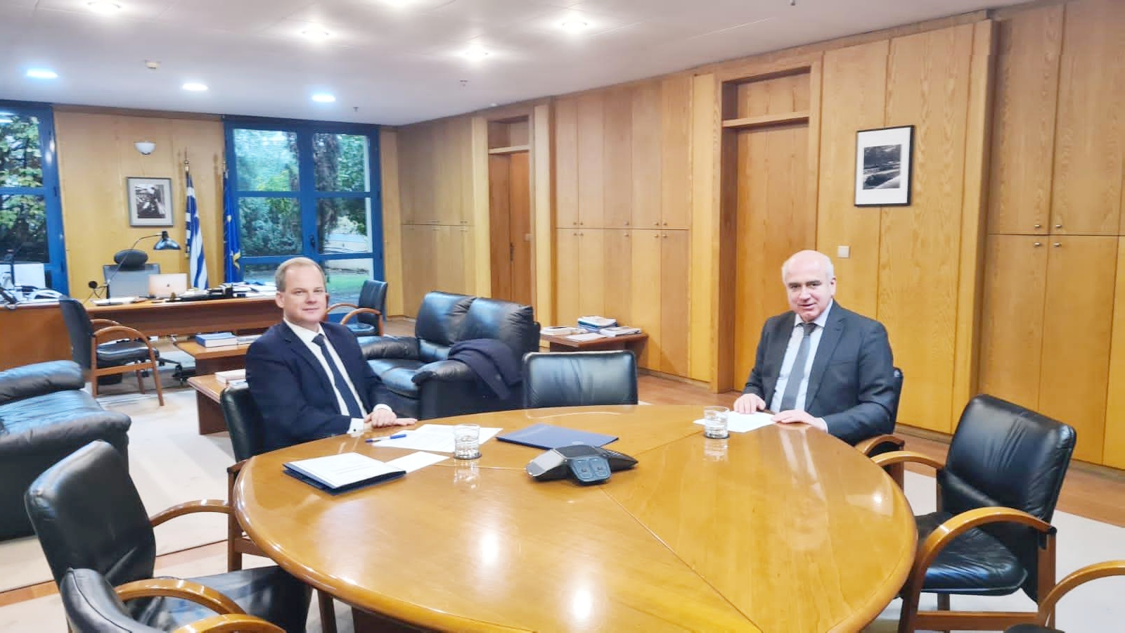 ΣΥΝΑΝΤΗΣΗ ΜΕΤΙΟΥ ΜΕ ΚΑΡΑΜΑΝΛΗ Για τη μελέτη Σμίνθης-Εχίνου του Κάθετου ...