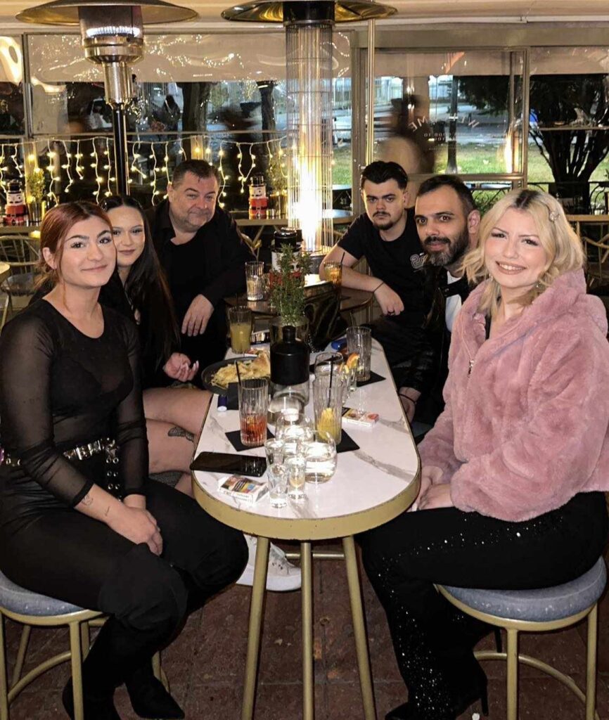 ΣΦΗΝΑΚΙΑ ΚΑΙ ΛΑΒΡΑΚΙΑ. Η Ρένα Καραγιάννη επιστρέφει στις ειδήσεις του ...